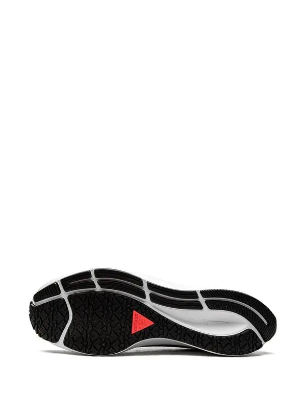 Nike Air Zoom Pegasus 37 Shield Sneakers