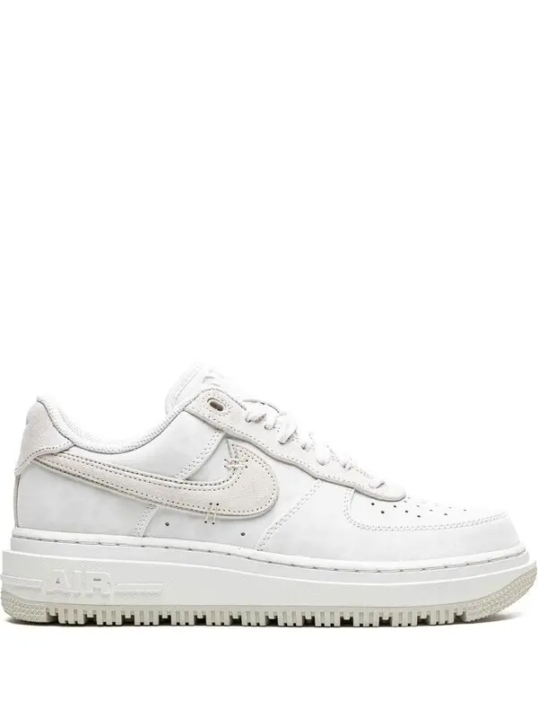 Nike Air Force 1 Luxe Sneakers