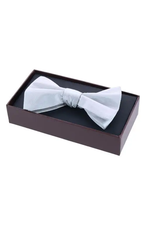 Trafalgar Sutton Pre-tied Silk Bow Tie - Silver