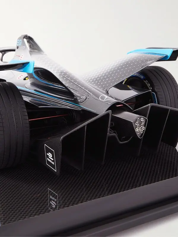 AMALGAM COLLECTION Mercedes-benz Eq Arrow 01 1:8 Model Car