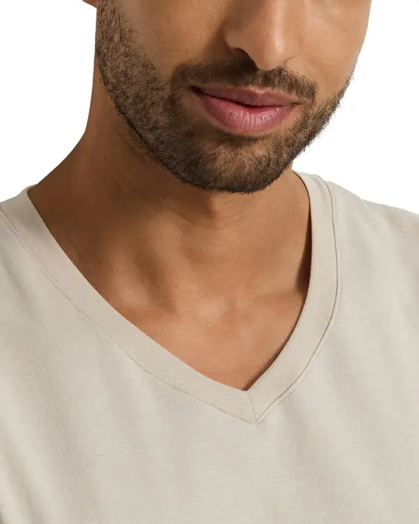 Hanro Cotton Solid V Neck Tee