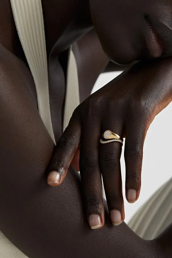 Yvonne Léon 9-karat Diamond Signet Ring Set