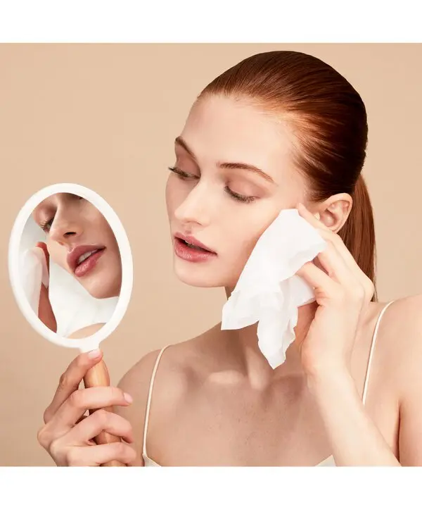 CLE DE PEAU BEAUTE Makeup Cleansing Towelettes