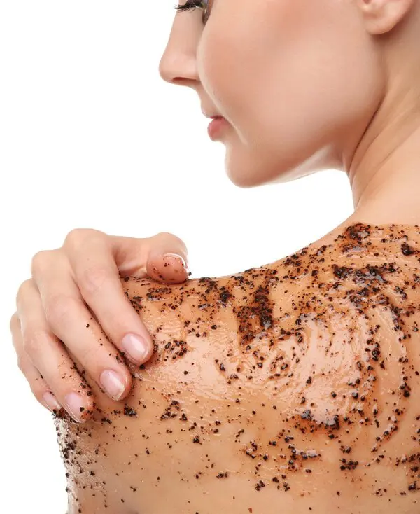 SUNDARI Gotu Kola And Walnut Body Exfoliator