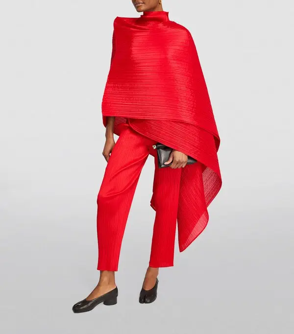 Issey Miyake Basic Madame-T Stole - Red | Editorialist