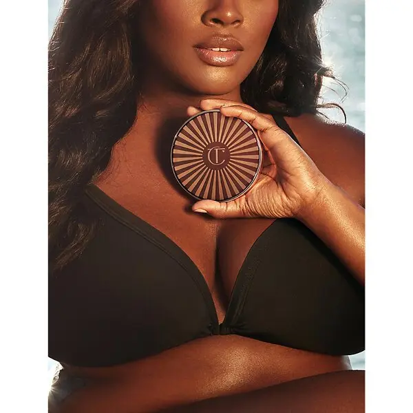 Charlotte Tilbury Beautiful Skin Bronzer Brush - One-color