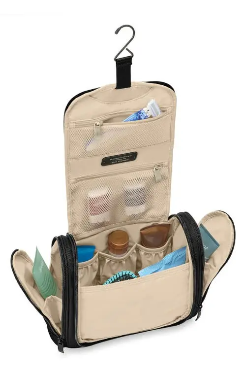 Briggs & Riley Baseline Deluxe Hangable Kit
