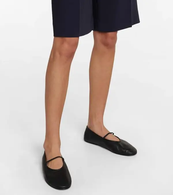 THE ROW Leather Elastic Ballet Flats - Black