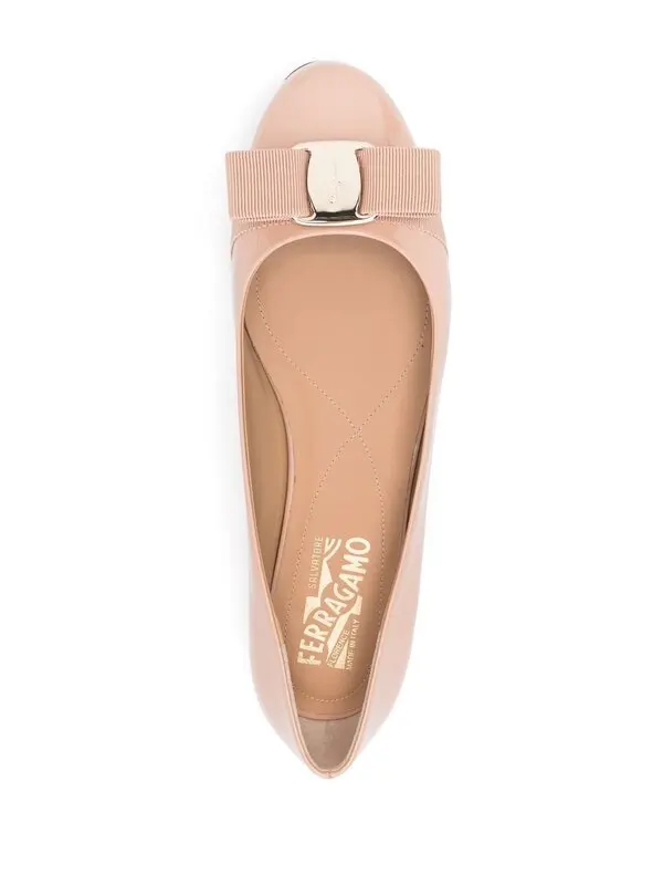 FERRAGAMO Patent Leather Ballet Flats With Vara Grosgrain Bow - Neutrals