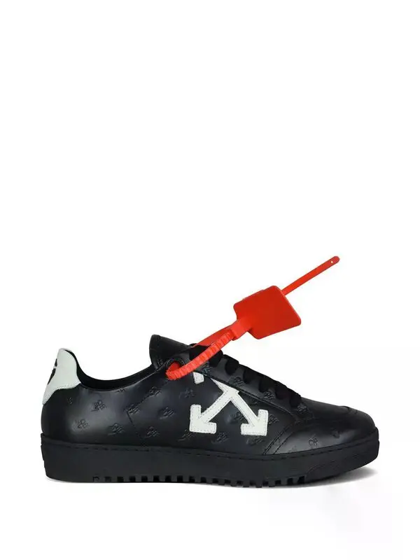 Off-White Debossed Logo Low-top Sneakers - Black