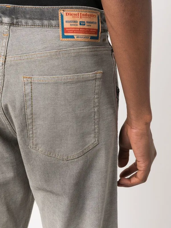 DIESEL® D-viker Straight-leg Jeans - Grey