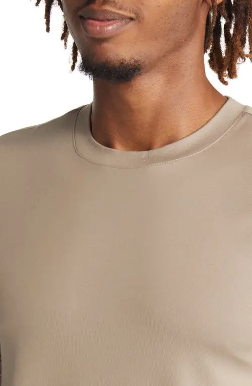 Alo Yoga Conquer Reform Performance Crewneck T-Shirt - Gravel