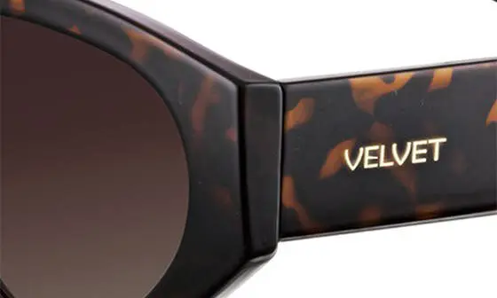 VELVET Eyewear 
Cat Eye Sunglasses 
\