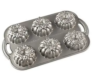 NORDICWARE Wreathlettes Pan & Powdered Sugar D Uster Set