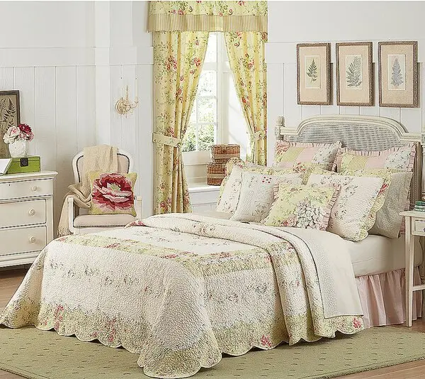 MARYJANE'S HOME Prairie Bloom King Bedspread - One-color