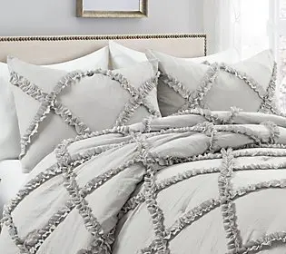 LUSH DECOR Ruffle Diamond 3-piece King Comforter Set Lu Sh Decor