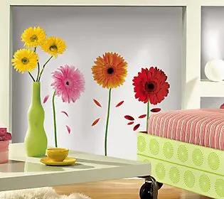 ROOMMATES Small Gerber Daisies Peel & Stick Wal L Decals