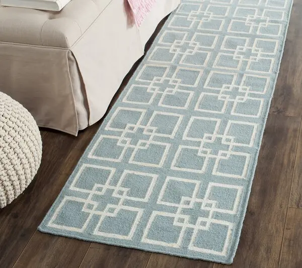 MARTHA STEWART Square Dance 2'3' X 7' Rug