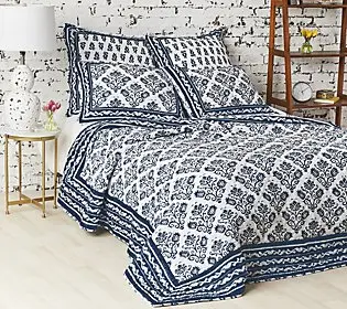 C&F HOME Cassie Queen Quilt - One-color