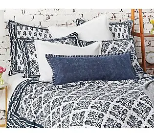 C&F HOME Cassie Queen Quilt