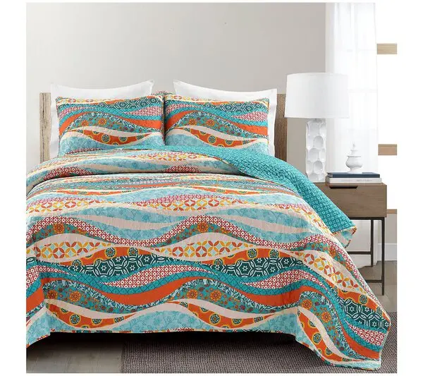 LUSH DECOR Hailey Watercolor Wave Reversible Co Tton Quilt King - One-color