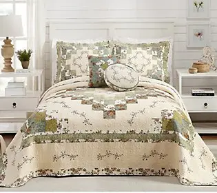 MODERN HEIRLOOM Olivia King Bedspread - One-color