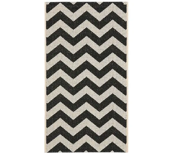 SAFAVIEH 4' X 5'7' Horizontal Zigzag Indoor/out Door Rug - One-color