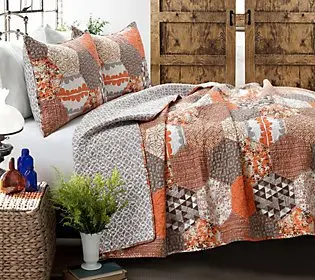 LUSH DECOR Briley 3-piece King Quilt Set By