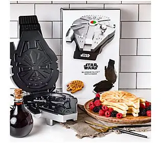 UNCANNY BRANDS Star Wars Deluxe Millennium Falcon Waffle Maker