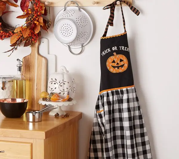 DESIGN IMPORTS Trick Or Treat Apron