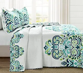 LUSH DECOR Clara 3-piece King Quilt Set By