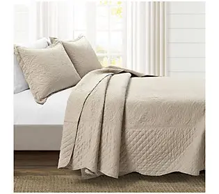 LUSH DECOR Medallion Scallop 3 Pc Kg Bedspread