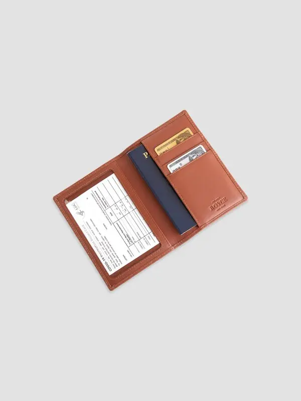 ROYCE NEW YORK Vaccine Card & Passport Wallet - Tan