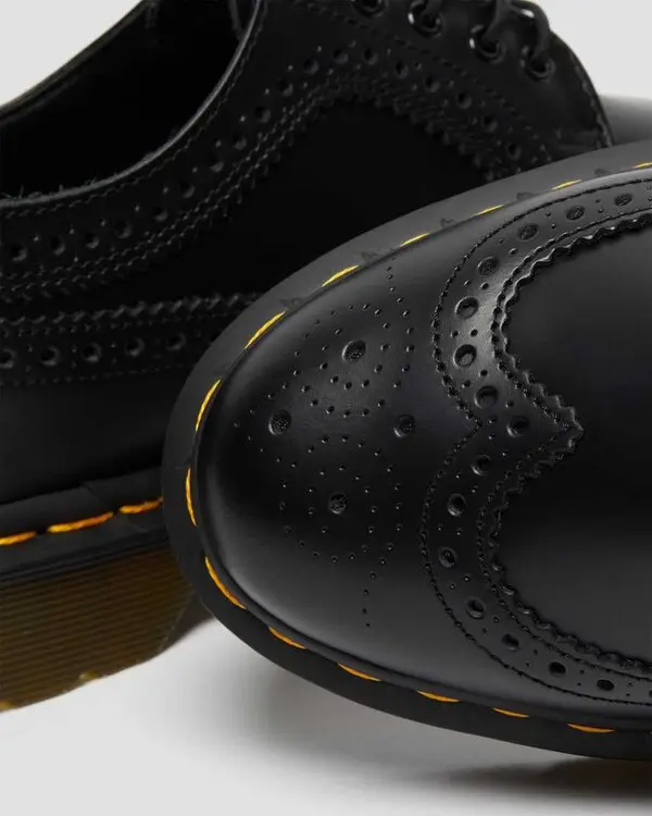Dr. Martens 3989 Smooth Leather Brogue Shoes - Black