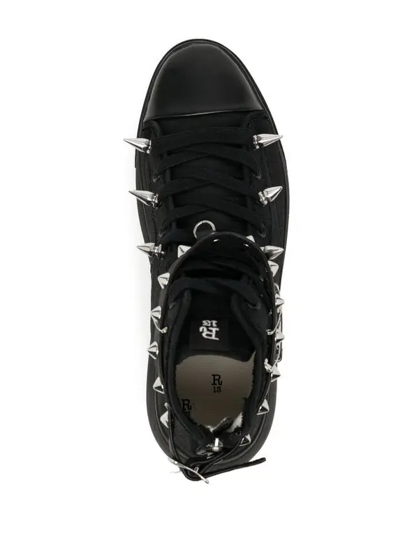 R13 Lace-pattern Pointed Pumps