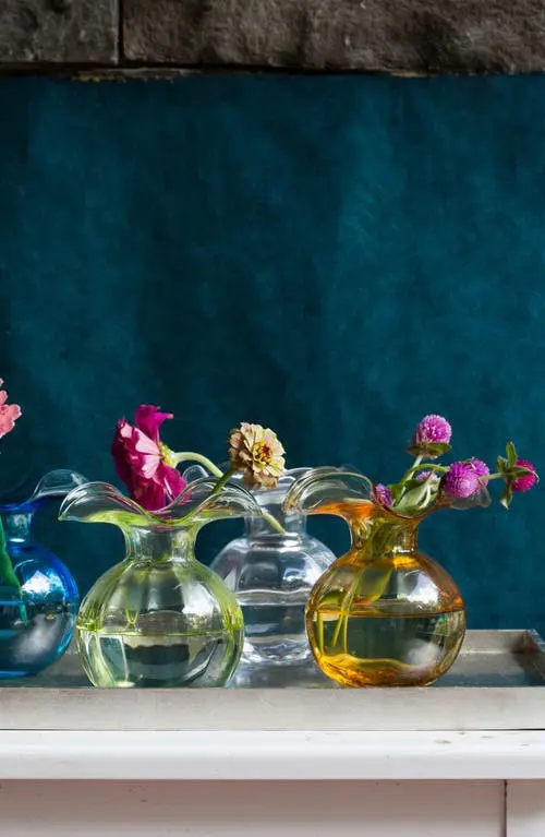 VIETRI Hibiscus Bud Vase - Amber