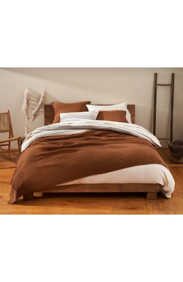 COYUCHI Cascade Matelassé Organic Cotton Blanket - Rust
