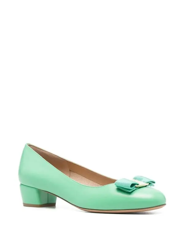 FERRAGAMO Vara Leather Pumps - Green