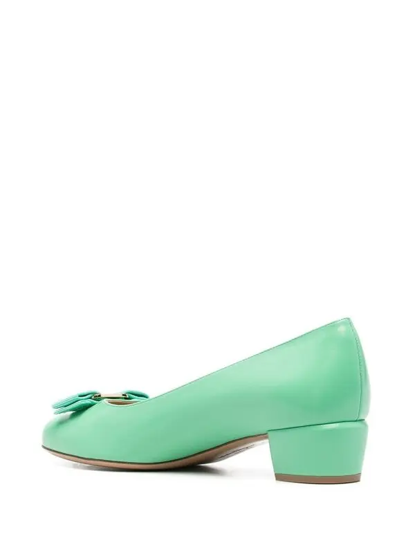 FERRAGAMO Vara Leather Pumps - Green