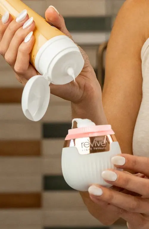 REVIVE LIGHT THERAPY Lux Soniqué Mini Led Sonic Cleansing Device System