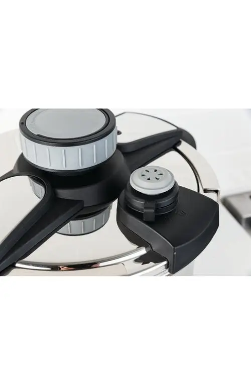 VIKING Easy Lock Clamp 8-quart Pressure Cooker With Steamer