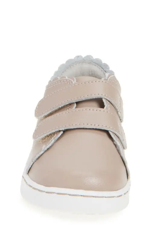 L'AMOUR Caroline Scallop Sneaker - Almond