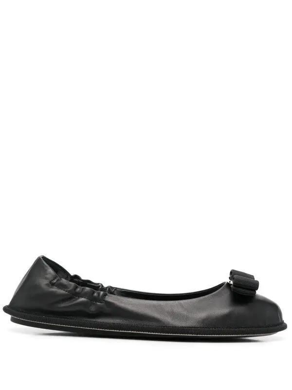 FERRAGAMO Varina Leather Ballet Flats - Black