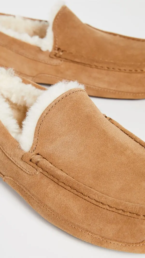 UGG Ascot Slippers - Chestnut