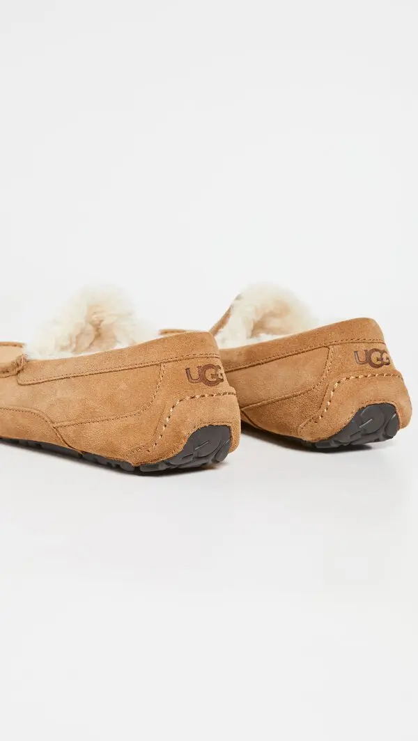 UGG Ascot Slippers - Chestnut