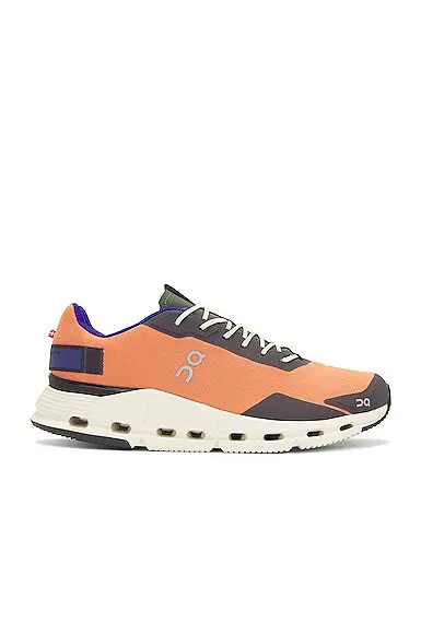 On Cloudnova Form In Peach