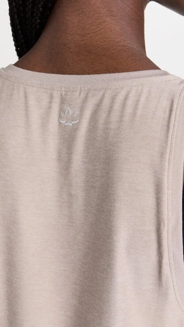 Beyond Yoga Featherweight Rebalance Tank