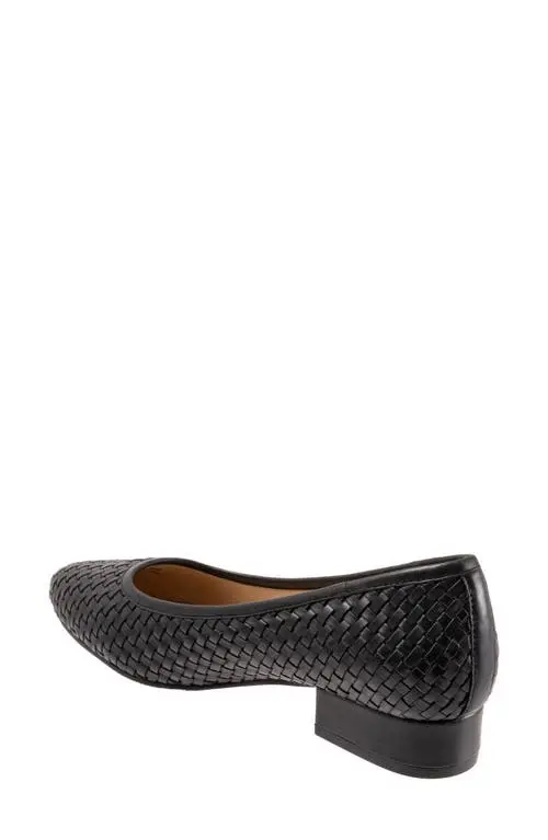 Trotters Jade Woven Pointed Toe Shoe