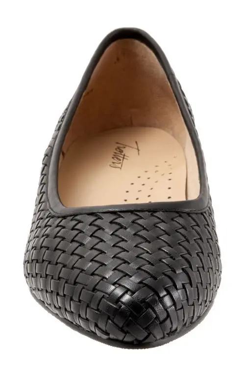 Trotters Jade Woven Pointed Toe Shoe