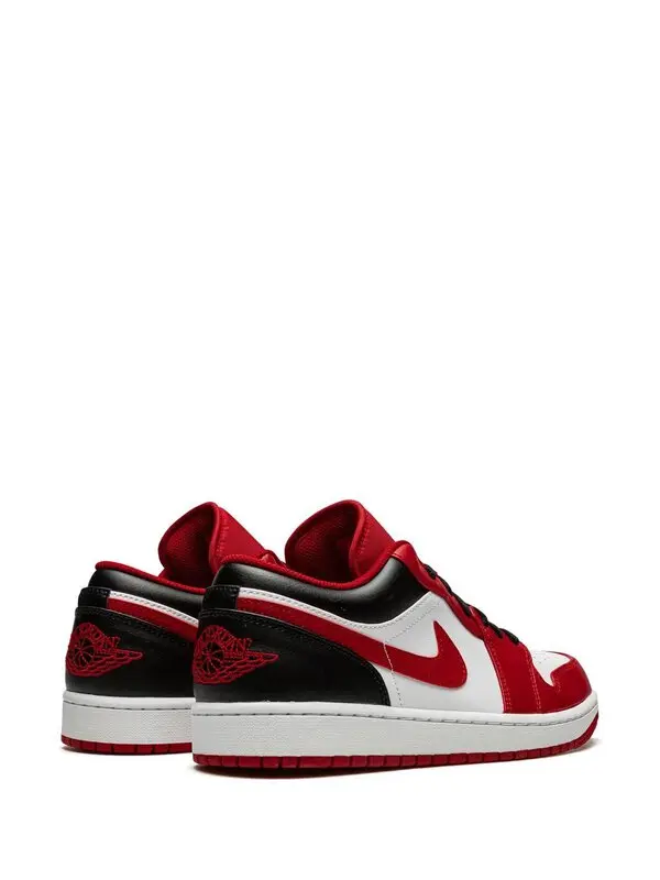 Nike Jordan 1 Low Bulls Sneakers